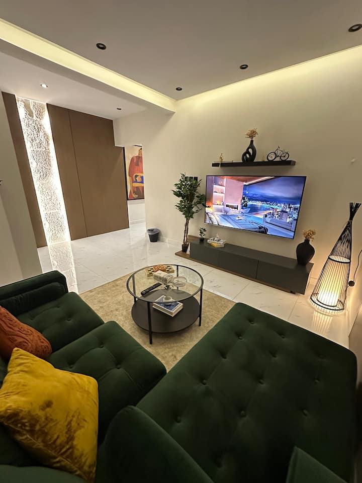 شقه مودرن - حي الخليج (1) - Riyadh