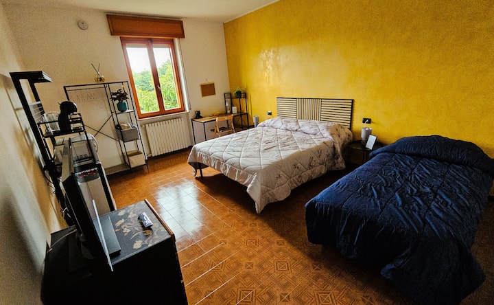 Camera Tripla In Appartamento - Piacenza