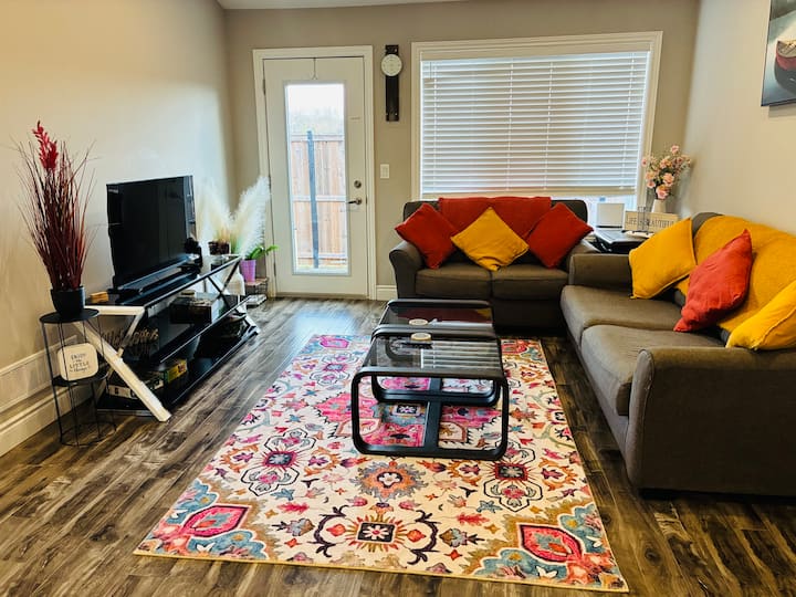 Townhome - 2 Bed 2 Bath 2 Parking, Full Kitchen - Windsor, ON, Canada