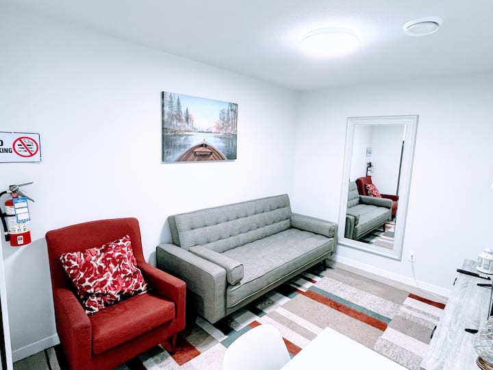 Brand New Cozy 2-bedroom Abode Near Transit - Calgary