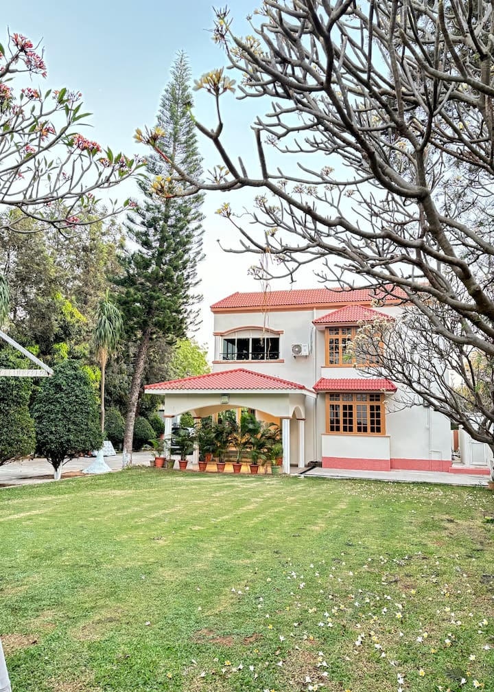 Farm House Villa - La Casa – Premium Villa & Pool - Hyderabad