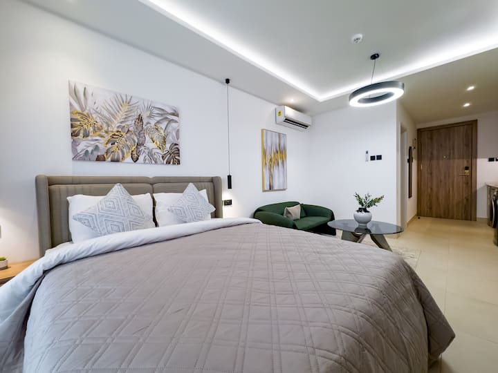 Luxurious Studio In East Legon - Accra