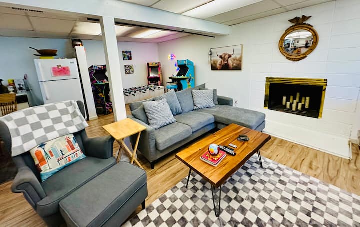 Welcome To The Tree House Apt! - Lynnwood, WA