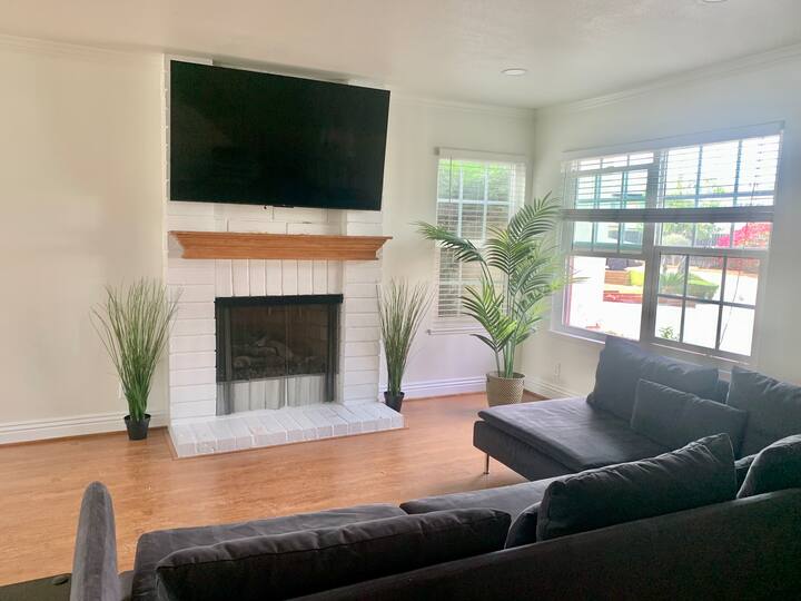 Ca3. (House) Spacious Socal Home For Groups - Buena Park, CA