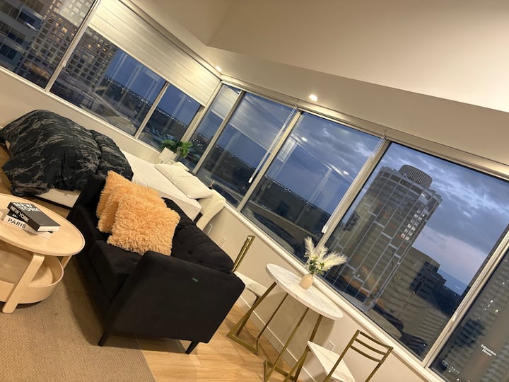 Charming Studio Apartment - Edmonton