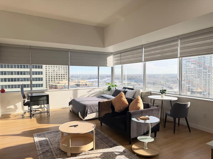 Charming Studio Apartment - Edmonton
