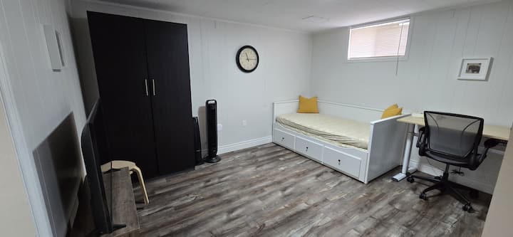 A Cozy Basement Retreat! - St. George, Canada