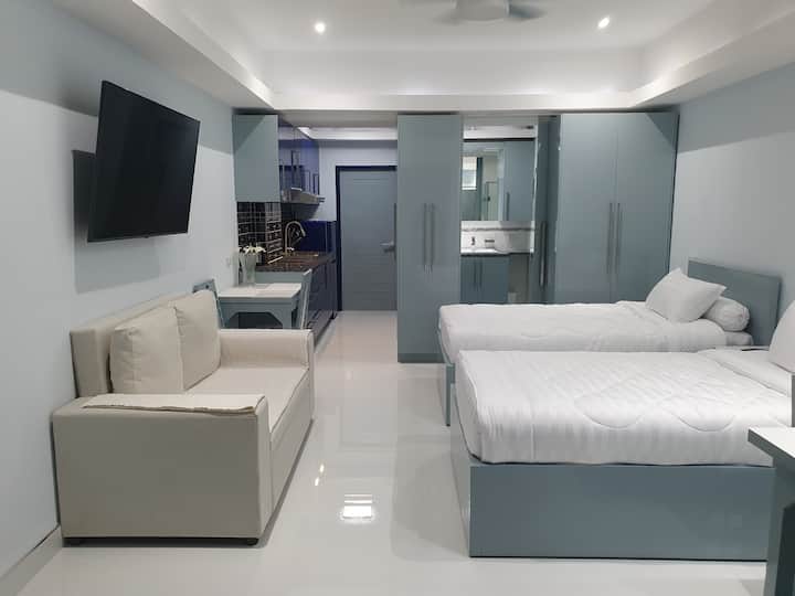 Sea ​​View Suite 100 M From The Beach. - Pattaya