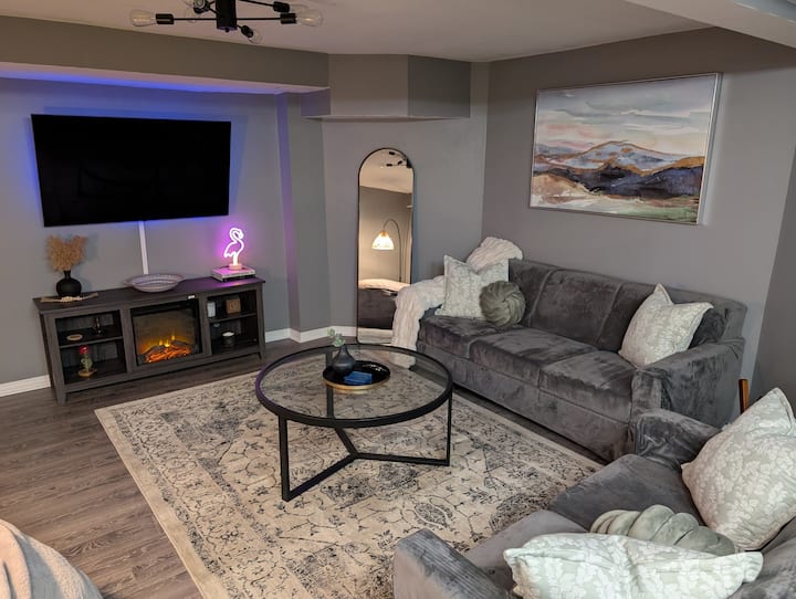 Luxury And Peace - Private Cozy Basement Apartment - Oshawa
