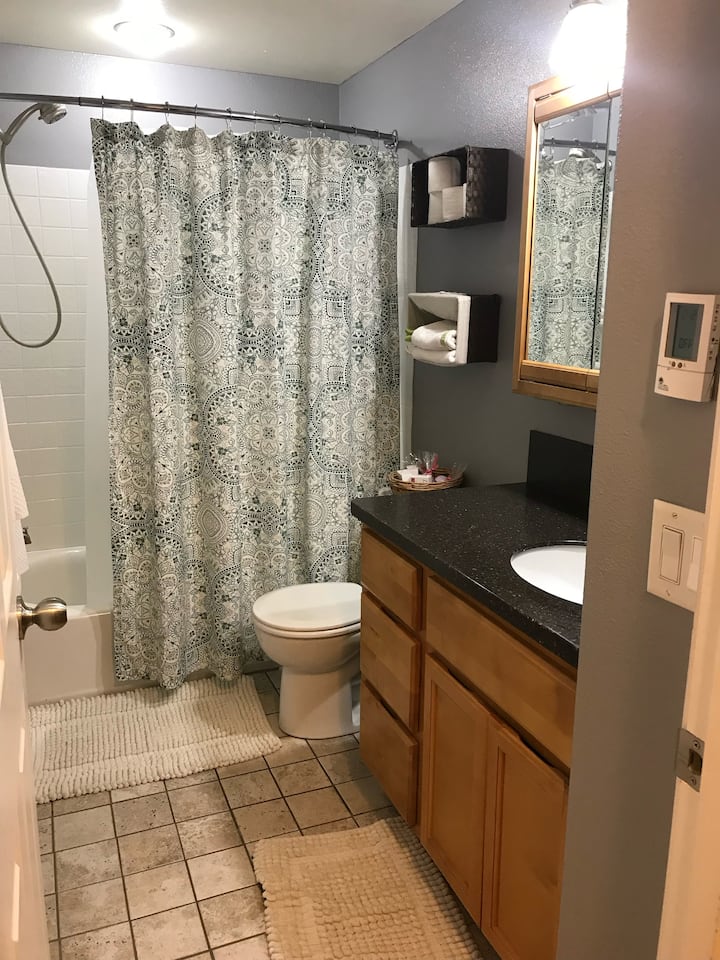 V&m Emerald Townhouse On Selief - Kodiak, AK