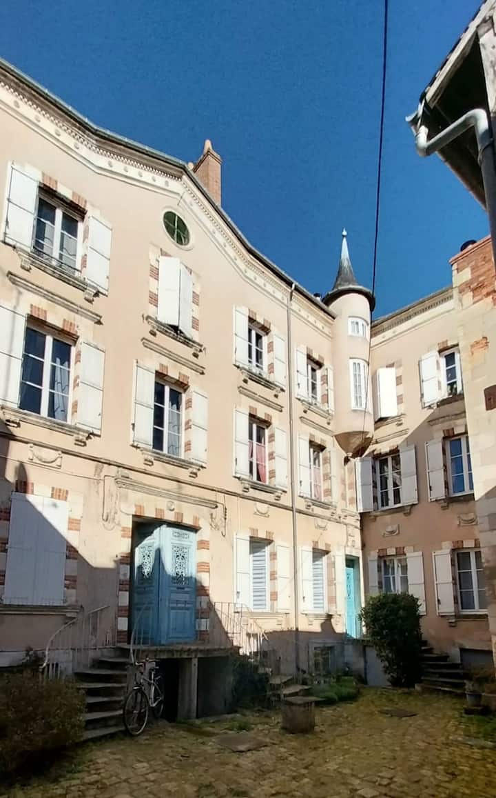 Appart. Clim/ Hôtel Particulier/ Cathédrale/marais - Cher