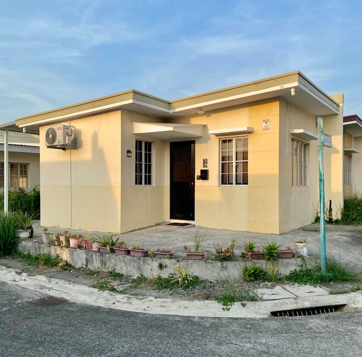 Aesthetic Staycation With Aircon, Fast Wifi & Cozy - General Trias