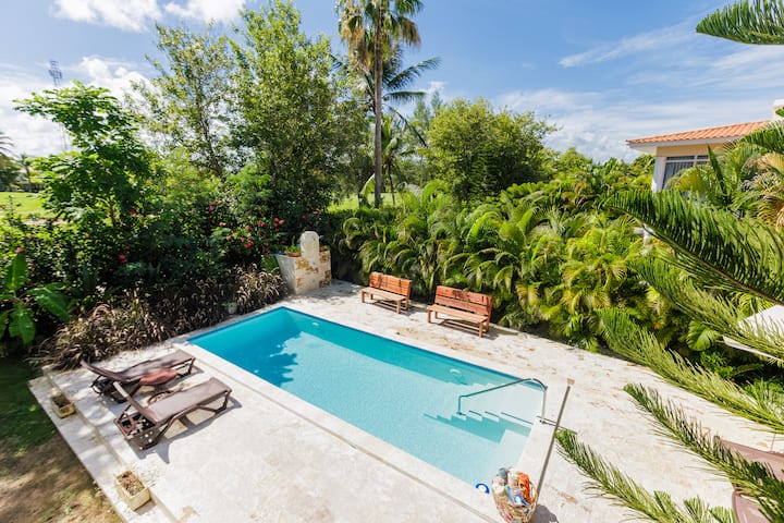 Golf View Villa With Private Pool, Near The Beach - Punta Cana