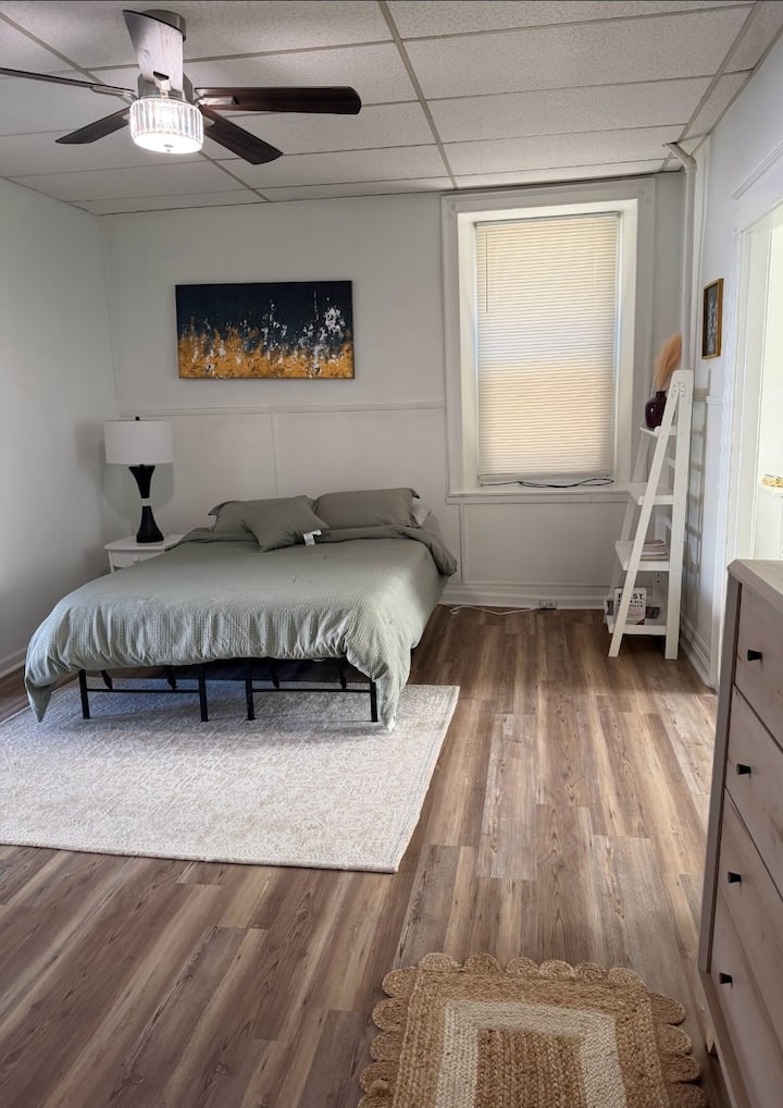 Cute Furnished Apartment Downtown - Hagerstown, MD