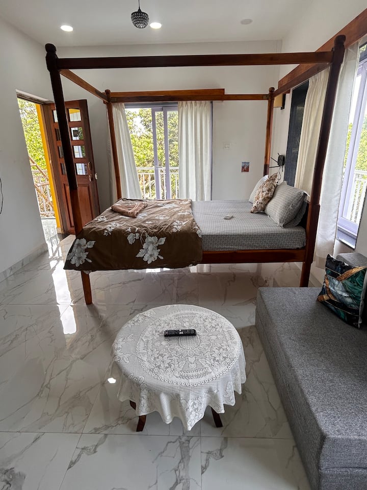 Joroses Studio 403 - India