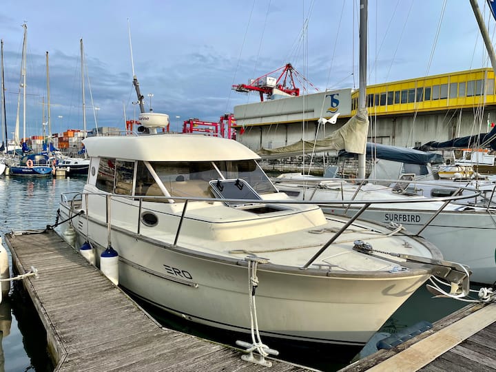 Ero- A Floating Escape In Lisbon - Lisboa