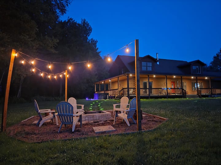 Private & Spacious | Hot Tub+pool+billiard 14 Max - Carbondale, PA