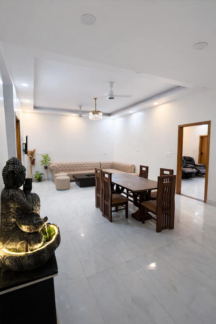 Spacious 3bhk Near Yatharth Hospital, Sector 1 - Noida