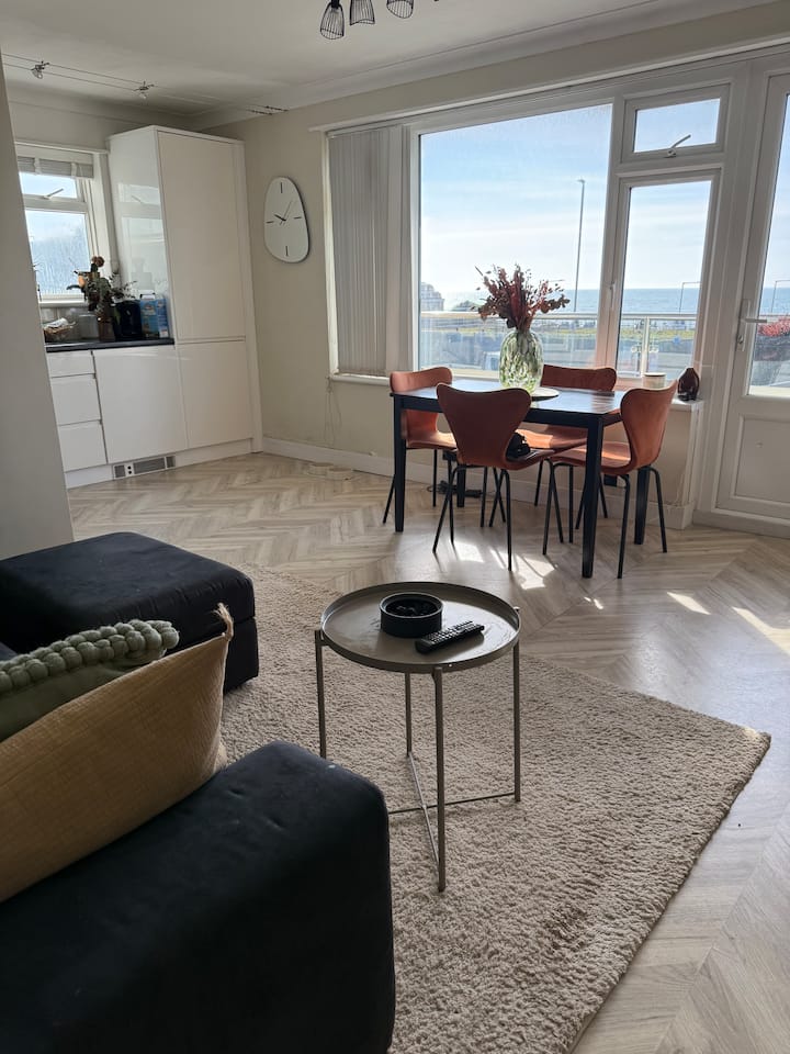 Seafront, Sea View Flat In Hove - Hove