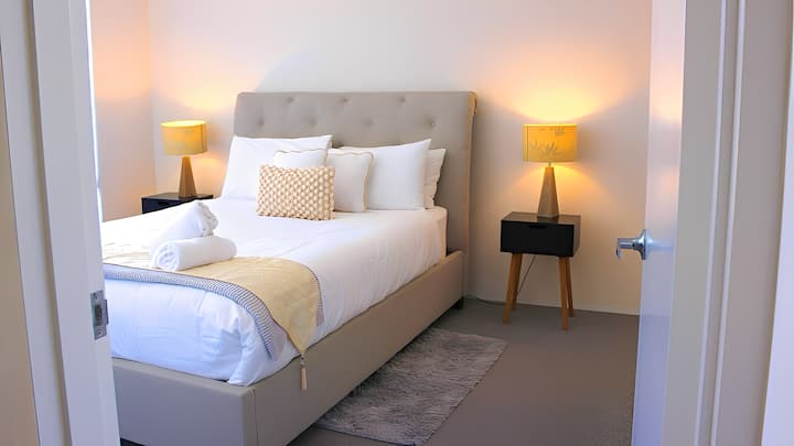 Vineyard Gem: Modern 3bed Home, Backyard & Parking - Swan River