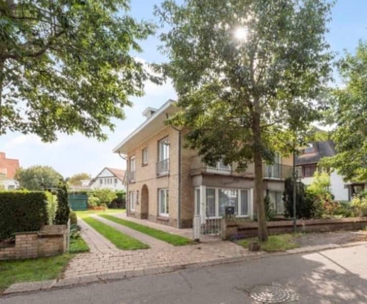 Maison Charmante Tranquillité (3 Facades) - De Panne