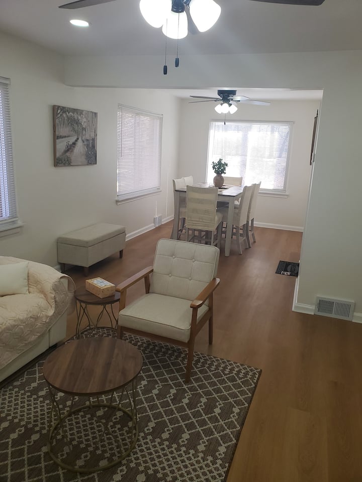 Cozy & Stylish - Dearborn, MI