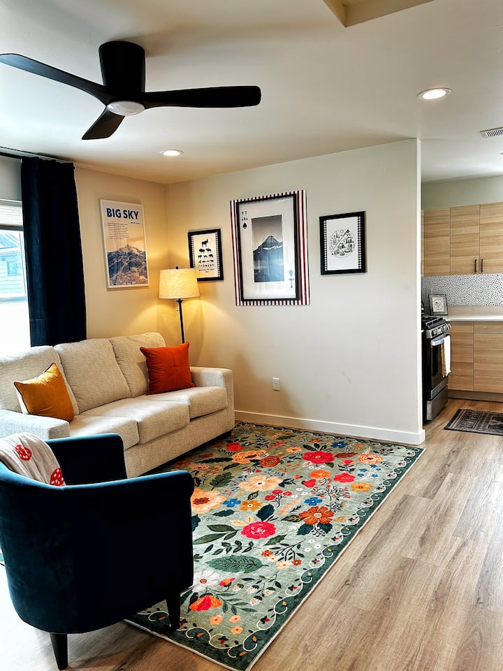 Retro Western Retreat - Bozeman