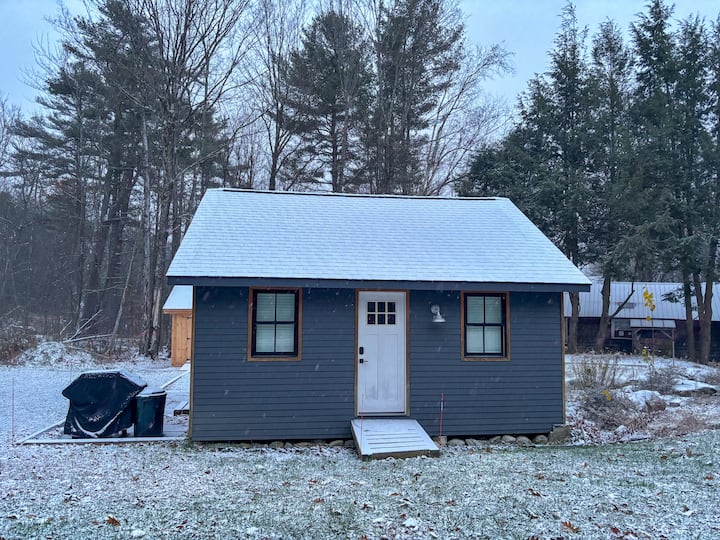 Cozy Tiny Cottage Near Mount Sunapee - Newbury, NH