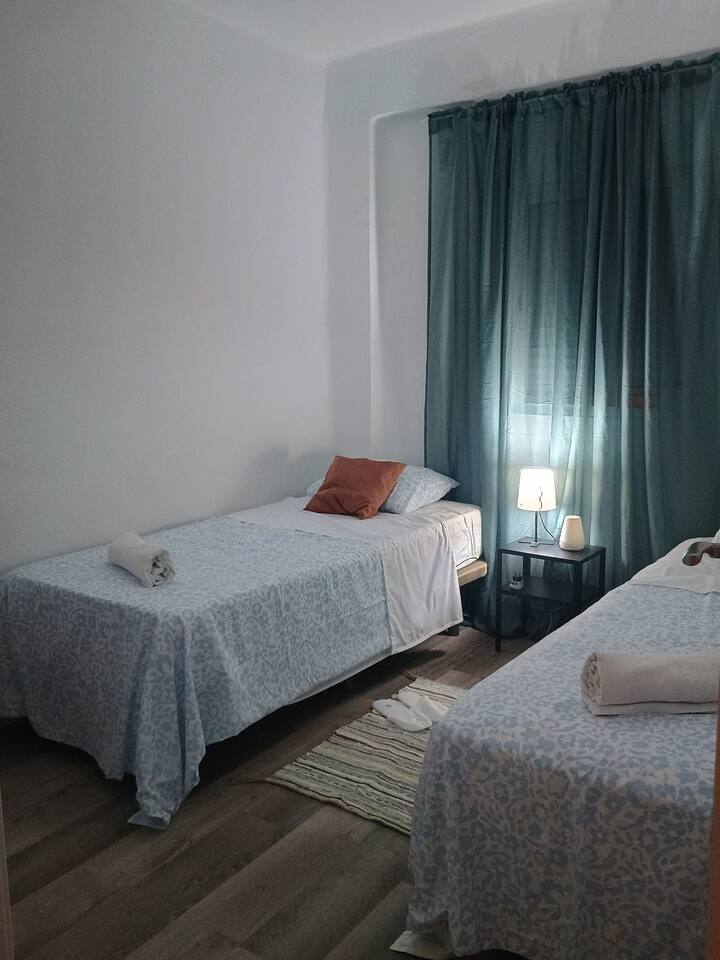 Habitación Doble Cerca Del Centro En Sevilla - Séville