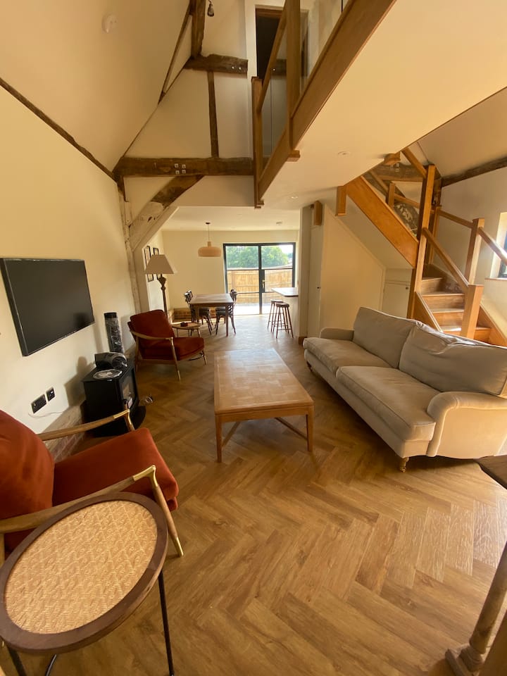 Idyllic Listed Converted Barn - Highclere