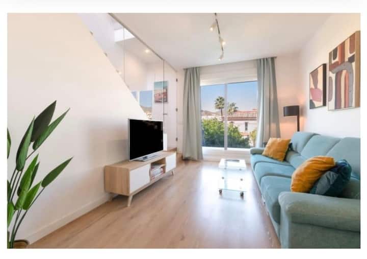 Apartamento Cómodo Y Equipado. - Málaga