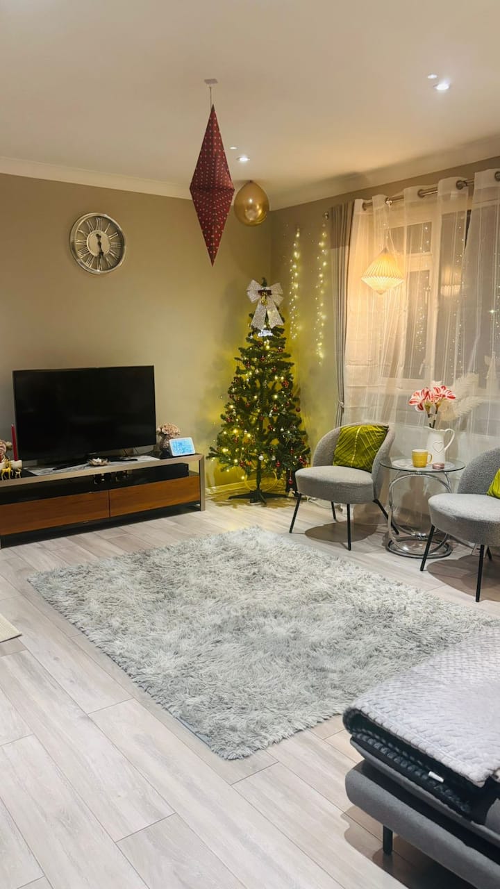 Elegant 2bed Flat |Large Garden View |Free Parking - Beaconsfield, UK