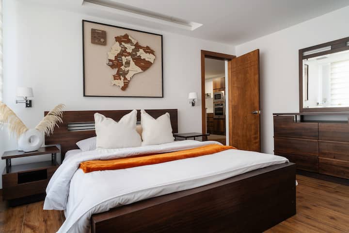 Suite By Quicentro Shopping W/ Parking & Laundry - Quito