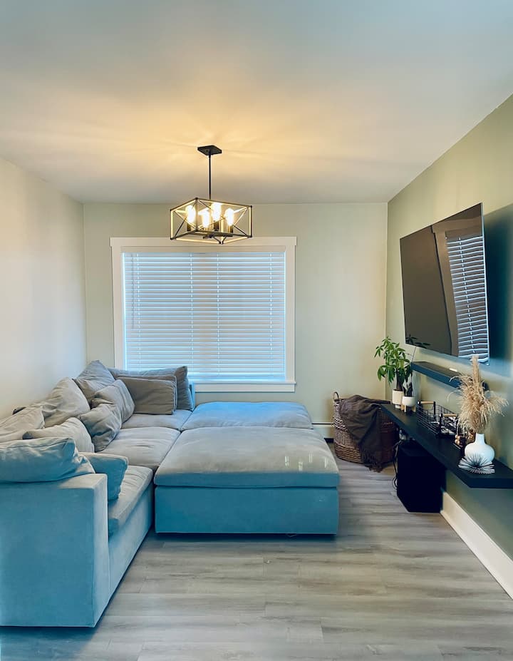 Affluent Lifestyle - Cranston, RI