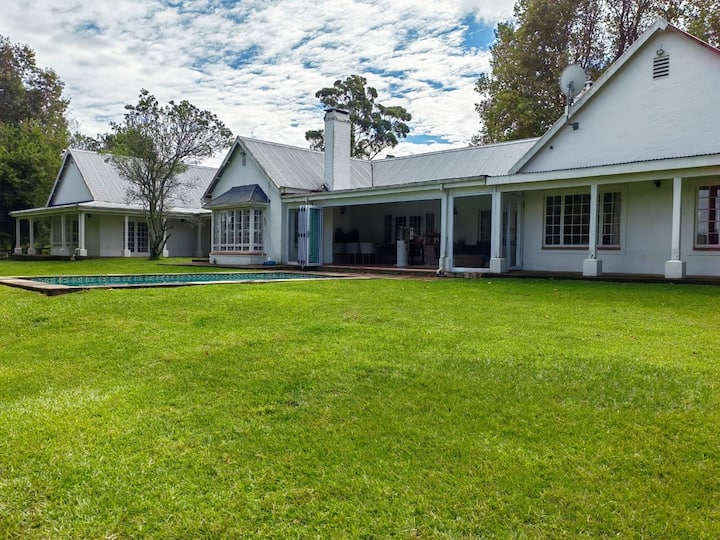 Luxury Farm Escape, Fireplace, Views & Total Peace - Howick