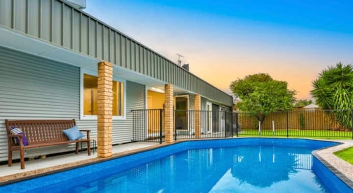 Escape On Eighth – Poolside Comfort Close To Cbd - Mildura