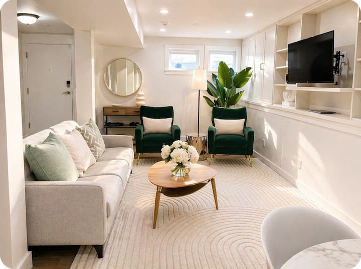 Walk To Bc Place · Bright & Cozy Yaletown Suite - Vancouver
