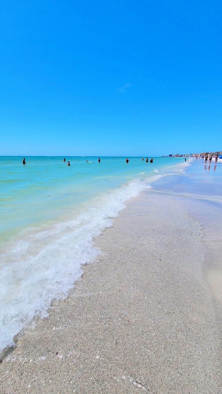 Waterfront Escape - Steps To Beach, Dining & Shops - Madeira Beach, FL