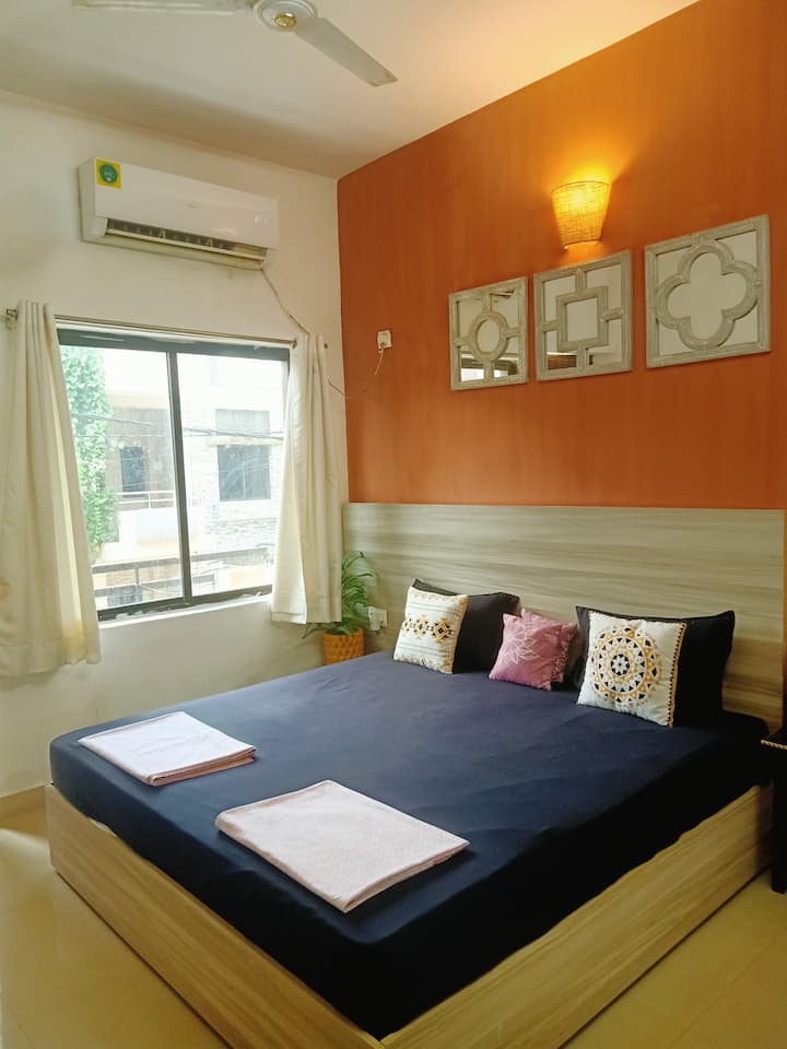 Krishna Kunj {2bhk} Stay Near Prem Mandir - Vrindavan