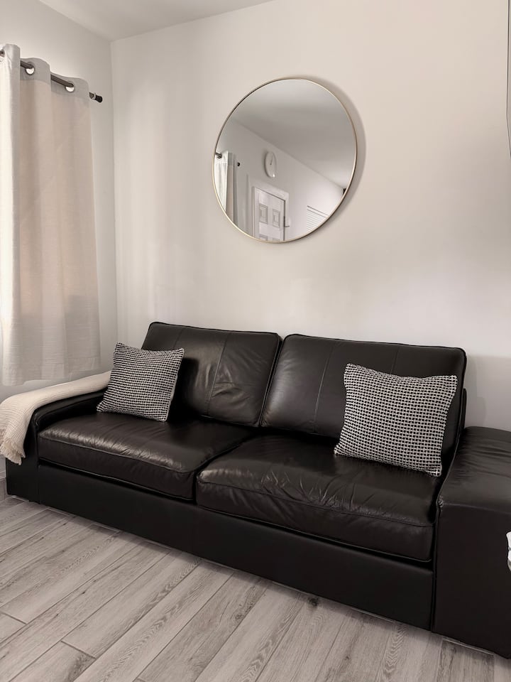 Private Room With Separate Entrance. - Downey, CA