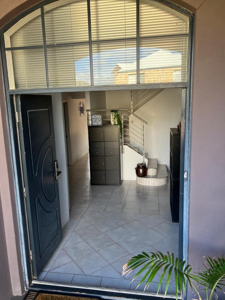 Large And In Style - Mandurah