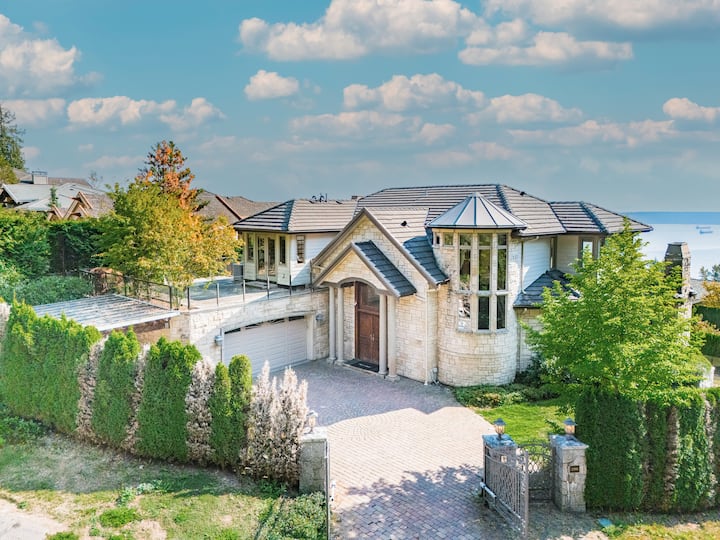 "New" Oceanview Mansion | Pool & Theater - Horseshoe Bay