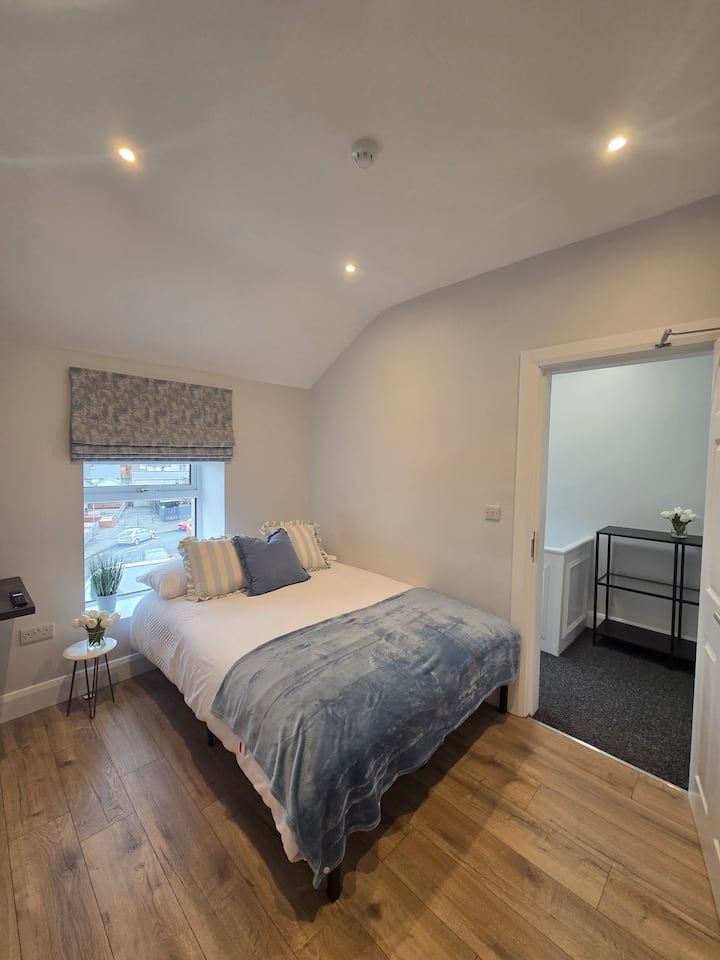 Newly Refurbished Townhouse. - Derry