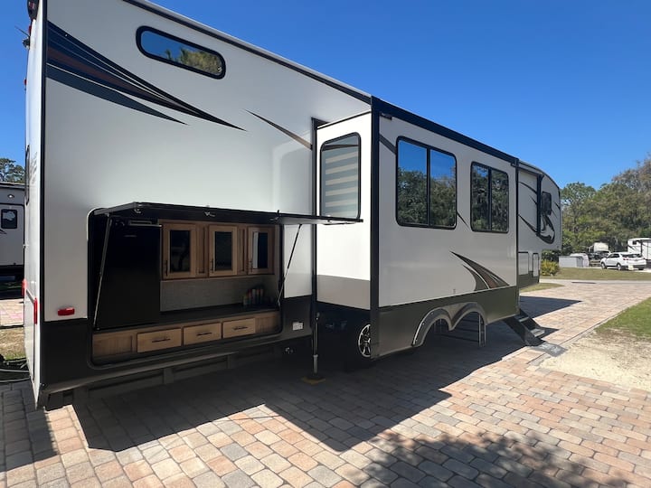 Rock Crusher Retreat - Crystal River, FL