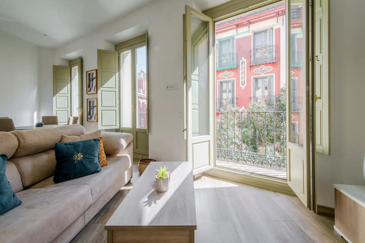 Sueño Reparador Para 4, Ven A Calle De La Sal - Madrid