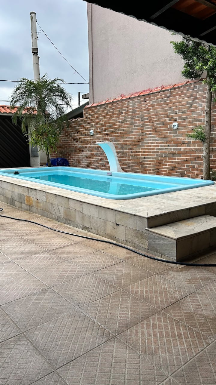 Casa No Guarujá - 8km Da Praia - Santos