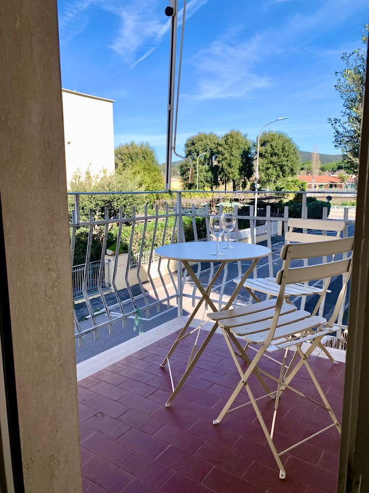 A Pratoranieri Con Giardino - Follonica