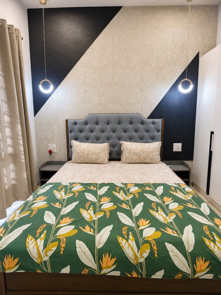 65" Led | Home Theatre | 3bhk | 2nd Floor | Family - Sahibzada Ajit Singh Nagar