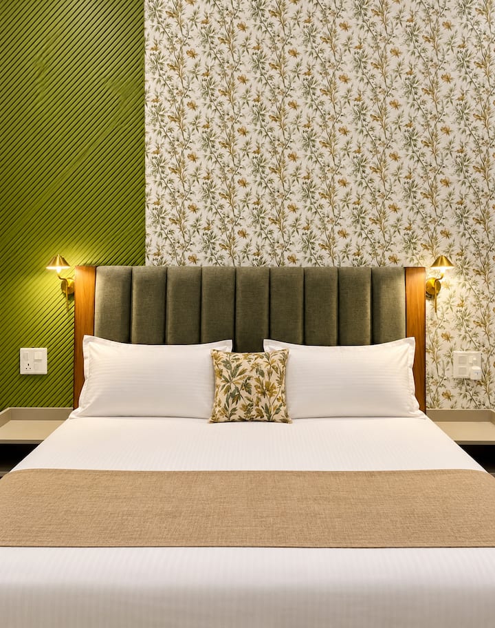 65" Led | Home Theatre | 3bhk | 2nd Floor | Family - Sahibzada Ajit Singh Nagar