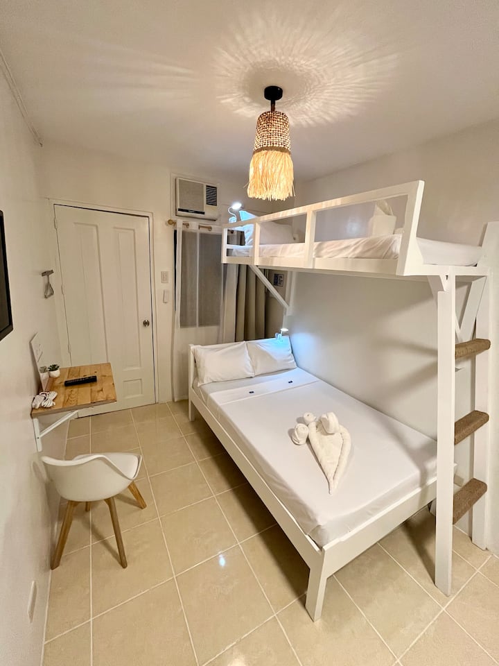 Cozy 6 Pax Family 2 Bedroom Apartment At D'mall - Malay